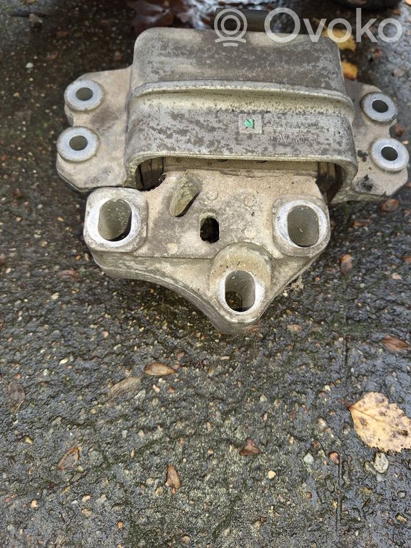 5N0199555k Volkswagen Tiguan Engine mount bracket, €5.88 | RRR
