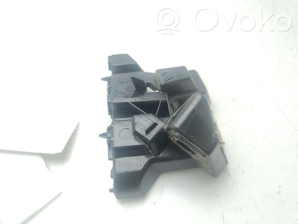 2592630 Ford Fiesta Front bumper mounting bracket, €18.56 | RRR