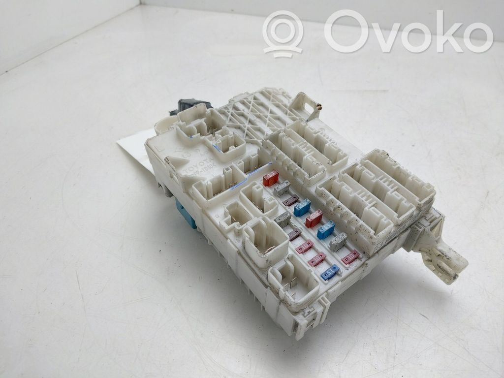 4672142 Toyota Hilux (AN10, AN20, AN30) Module de fusibles, 99,99 € | OVOKO