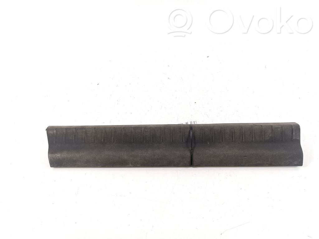 1BE48TRMAB Dodge Journey Takaoven kynnyksen suojalista, 13,00 € | OVOKO