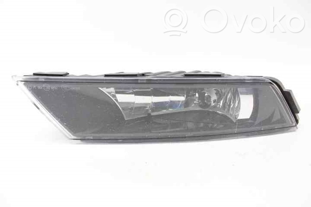 3V0941699 Skoda Superb B8 (3V) Feu antibrouillard avant, 52,00 € | OVOKO