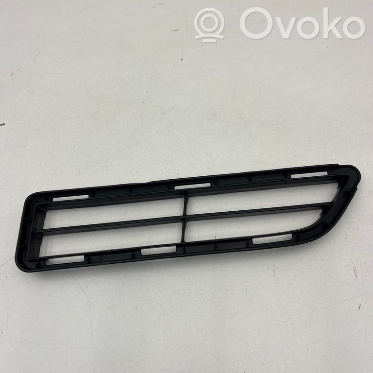 531120K360 Toyota Hilux (AN120, AN130) Grille inférieure de pare-chocs ...