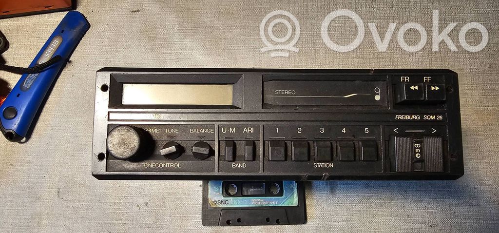 8V7038408 Mercedes-Benz E W124 Unité principale radio / CD / DVD / GPS ...