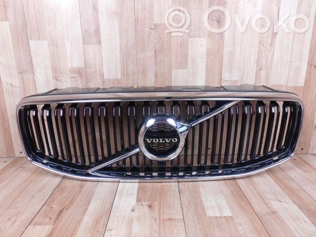 31425532 Volvo XC60 Front bumper upper radiator grill, €117.65 | RRR