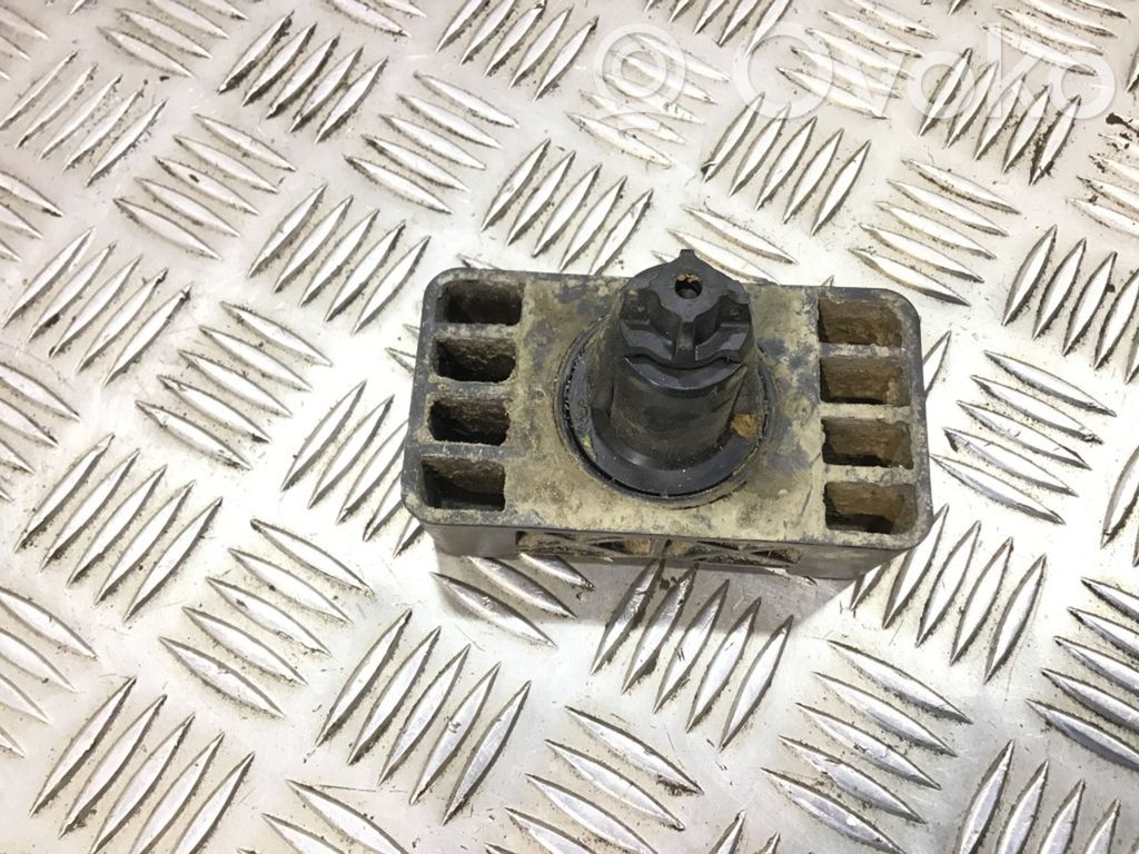 A2046900009 Mercedes-Benz ML W166 Pastiprinimas slenksčio, 12,00 € | RRR