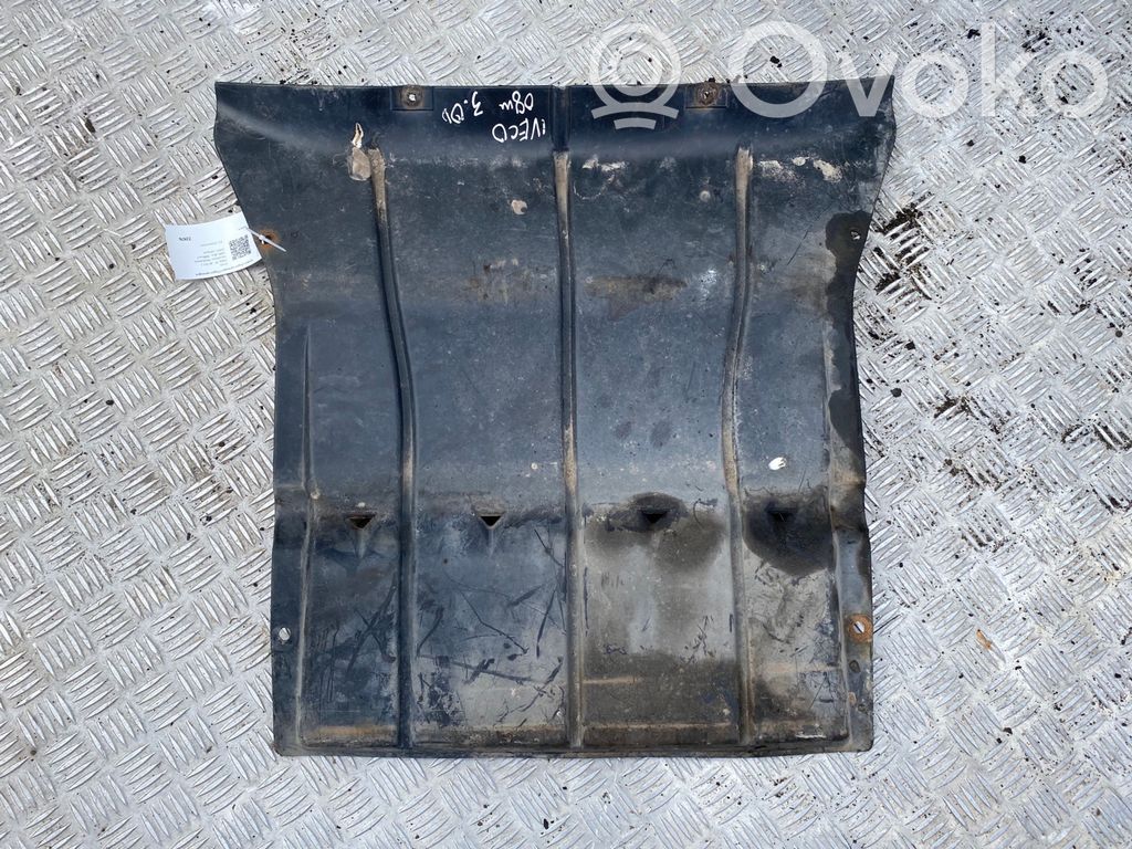 504080195 Iveco Daily 35 - 40.10 Engine splash shield/under tray, €42. ...
