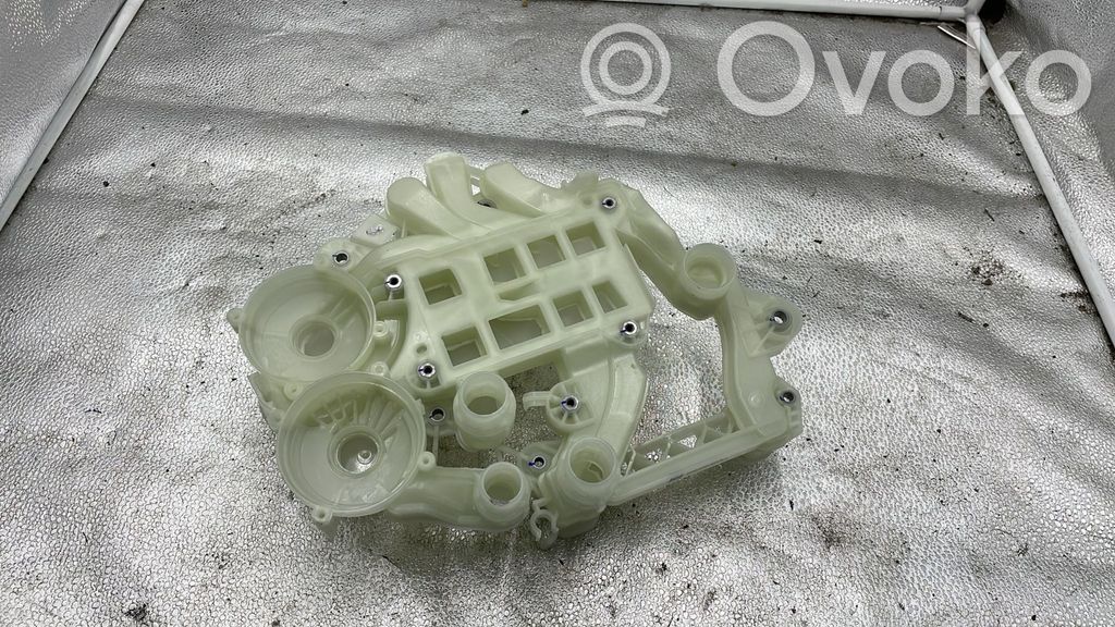 161370300B Tesla Model Y Coolant expansion tank/reservoir, €115.00 | RRR