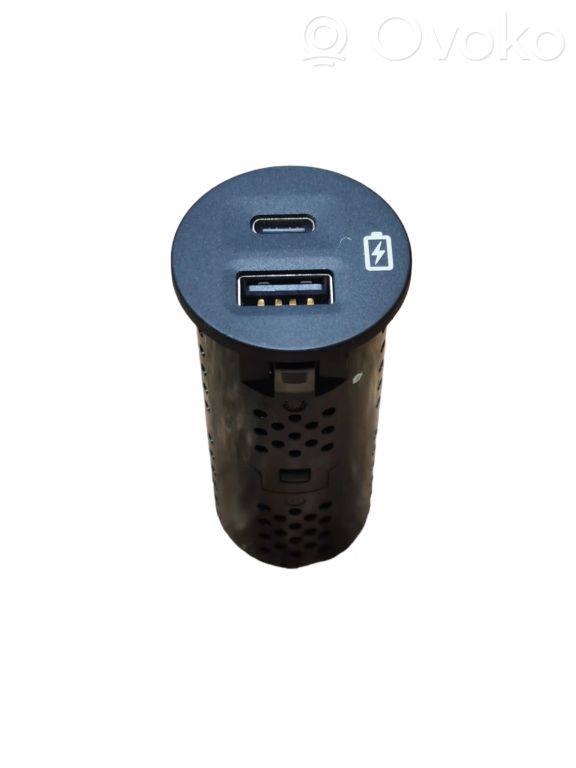 LU5T19J211AA Ford Mustang Mach-E USB socket connector, €54.84 | RRR