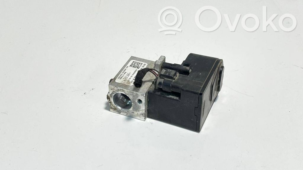 4M0816703B Volkswagen e-Golf Air conditioning (A/C) expansion valve, € ...