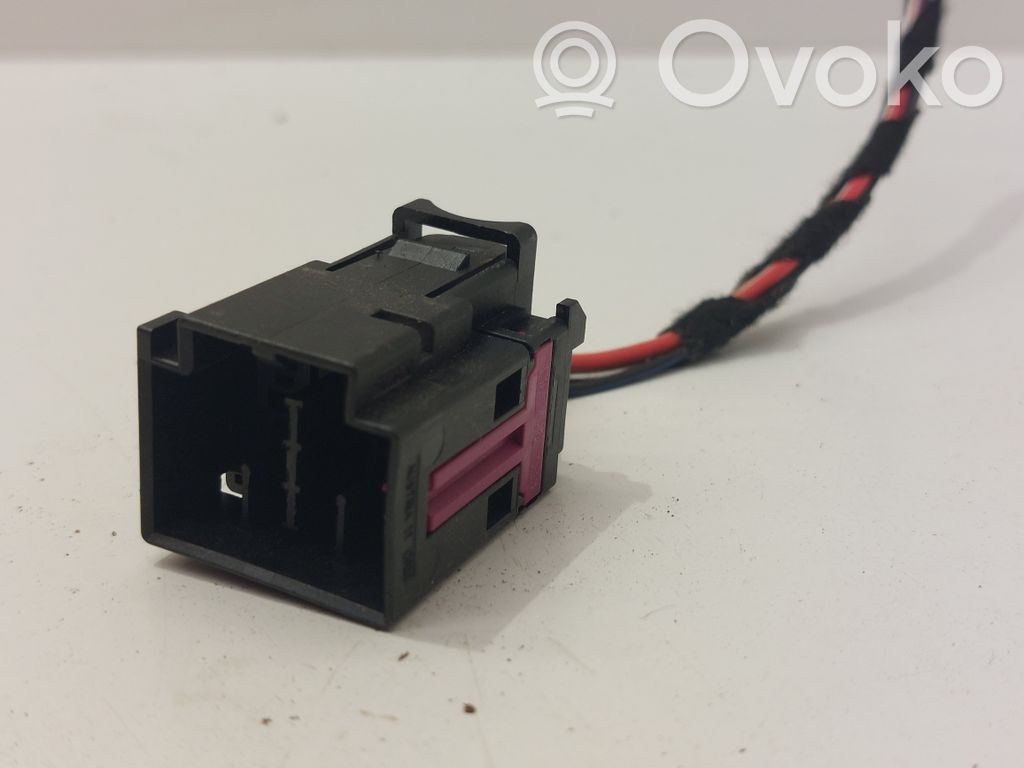 4F0937743 Volkswagen PASSAT B8 Autres faisceaux de câbles, 15,00 € | OVOKO