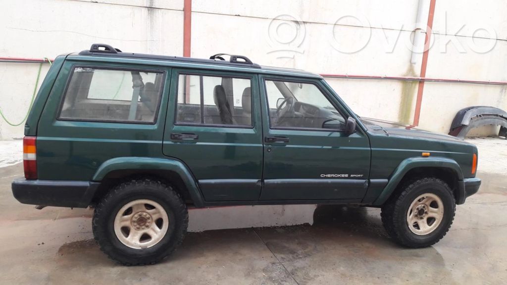 Jeep Cherokee XJ Front door window glass four-door, €36.55 | RRR