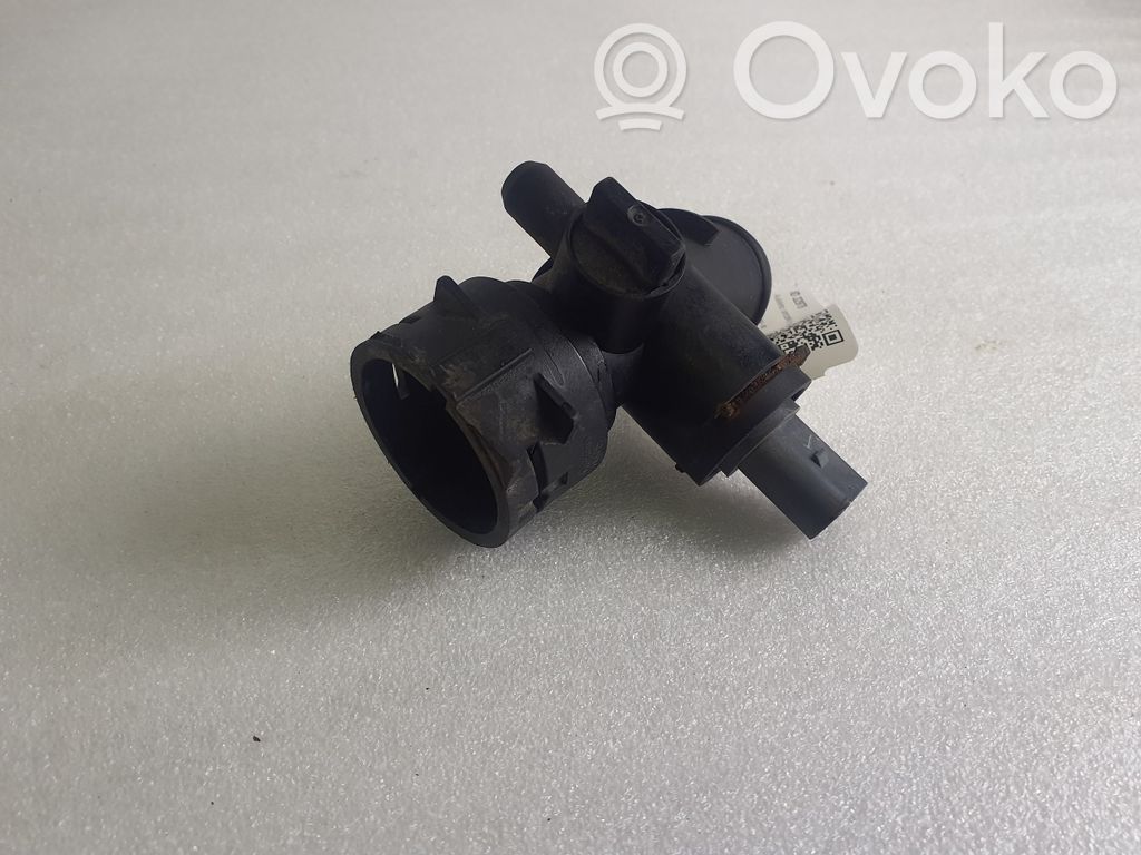 8K0122293AE Porsche Macan (95B) Coolant pipe/hose, €10.99 | RRR