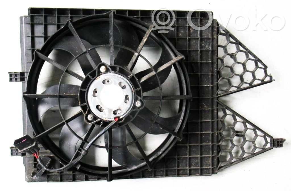 6R0121217A Skoda Fabia Mk2 (5J) Ventilateur de refroidissement de ...