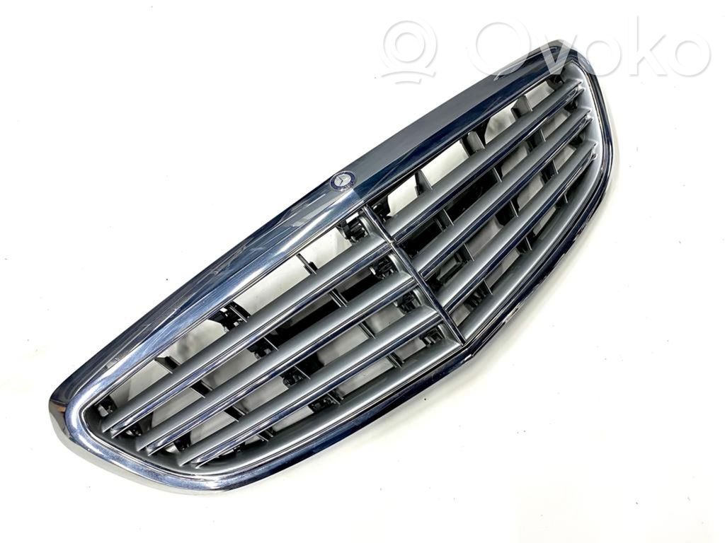 STU636 Mercedes-Benz C W205 Grille calandre supérieure de pare-chocs ...