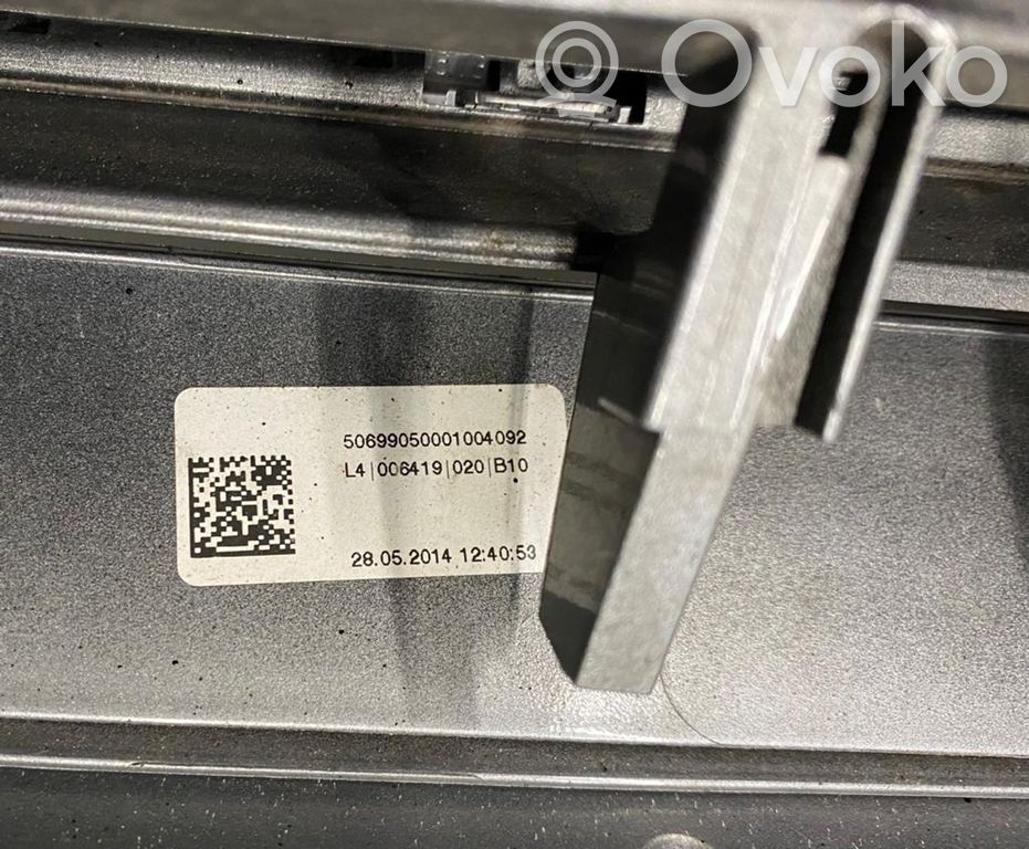 STU636 Mercedes-Benz C W205 Grille calandre supérieure de pare-chocs ...