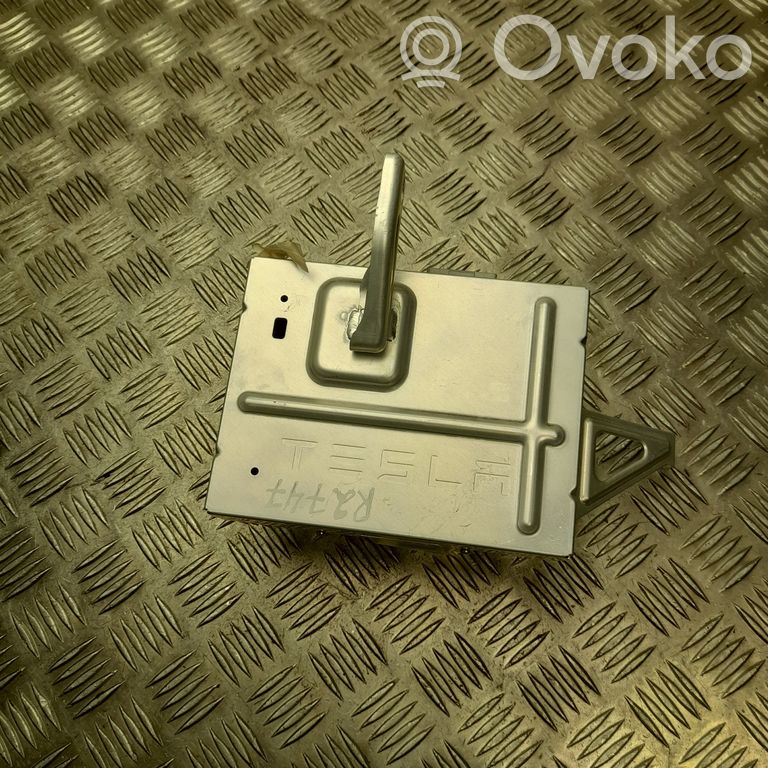 107974800E Tesla Model 3 Amplificateur de son, 187,00 € | OVOKO