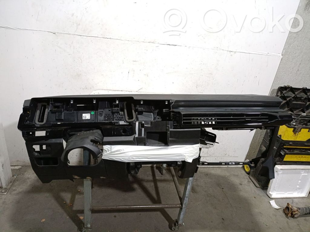 681008606R Renault Austral Dashboard, €1,623.97 | RRR