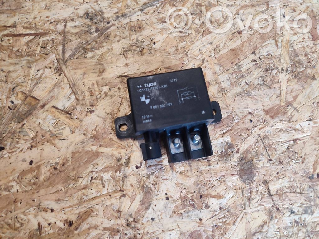 V23132A2001X26 BMW X5 E70 Coolant fan relay, 20.00 € | RRR