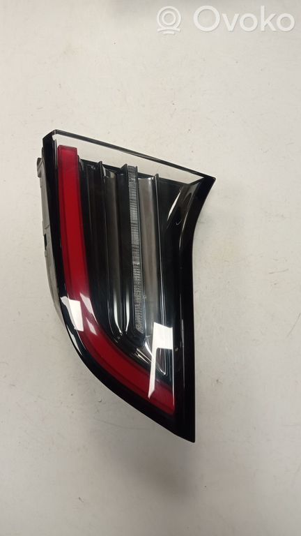 150208900B Tesla Model Y Feux arrière sur hayon, 95,00 € | OVOKO