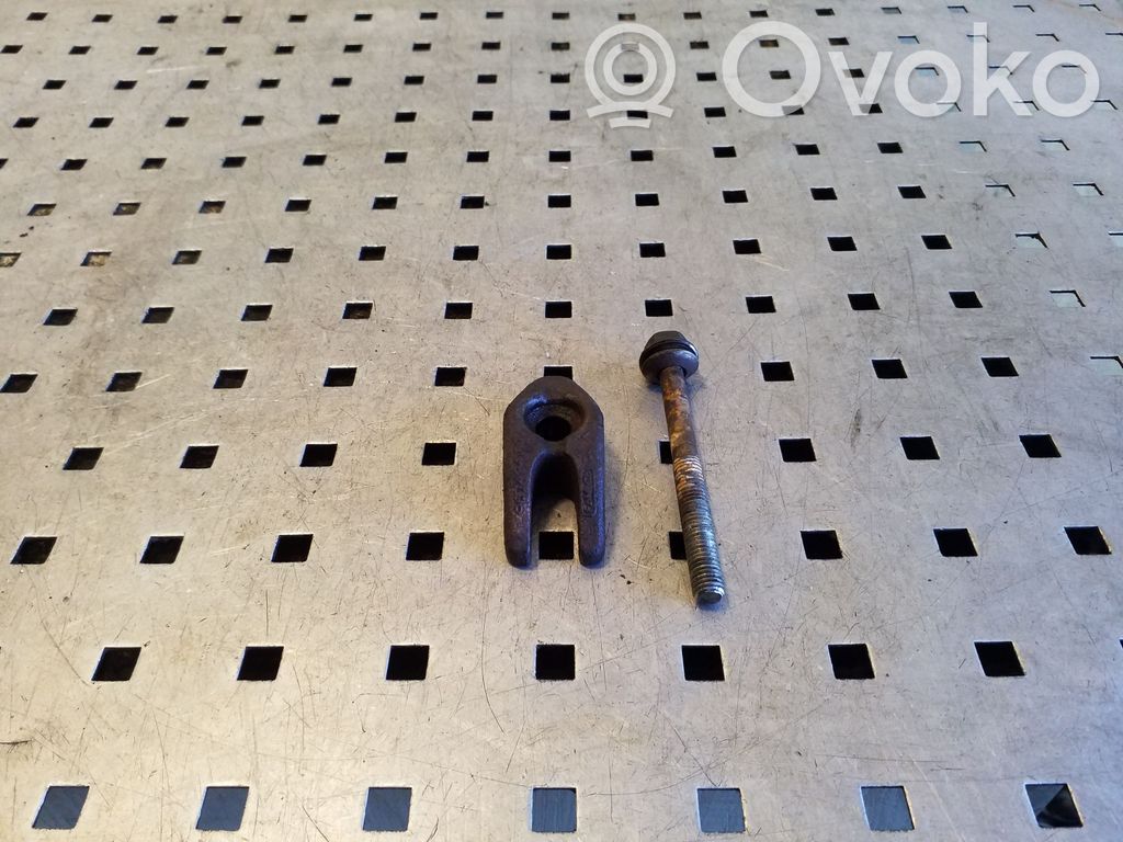 Peugeot Boxer Fuel Injector clamp holder, €11.00 | RRR
