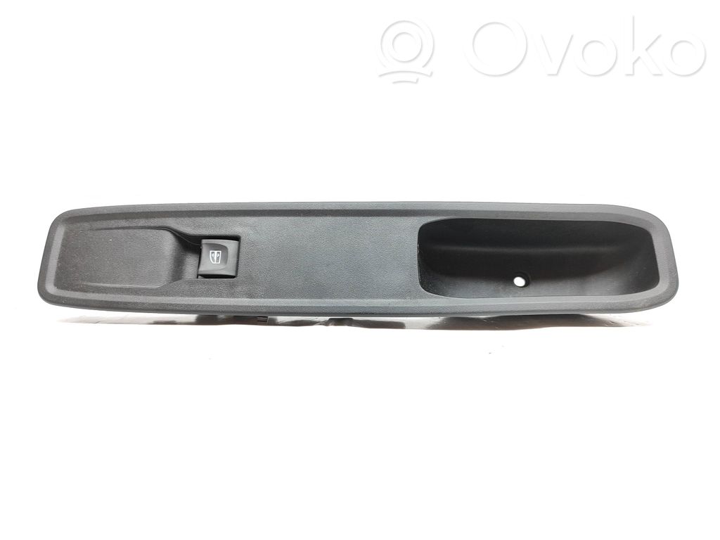 809611215R Dacia Sandero Front door window switch trim, €22.26 | RRR