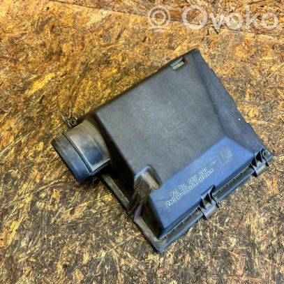 6020940404 Mercedes-Benz E W124 Boîtier de filtre à air, 25,00 € | OVOKO