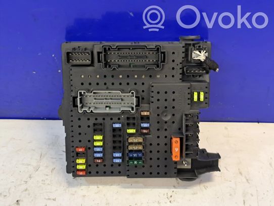 8676391 Volvo XC90 Fuse module, €15.00 | RRR