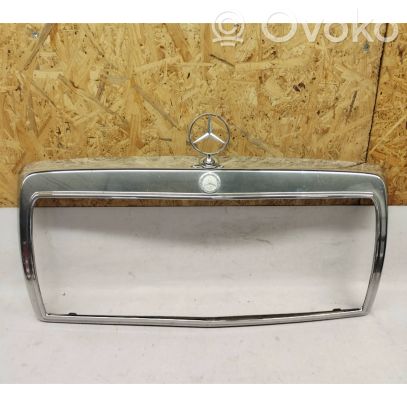 1248800783 Mercedes-Benz E W124 Grille de calandre avant, 60,00 € | OVOKO