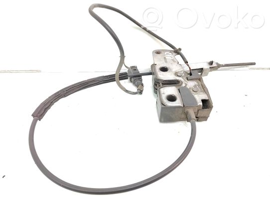 3c1823531 Volkswagen PASSAT B6 Serrure de capot, 15,00 € | OVOKO
