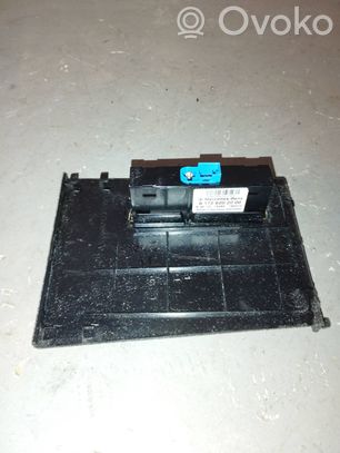 A1728202000 Mercedes-Benz GLE (W166 - C292) Connecteur/prise USB, 20,00 ...