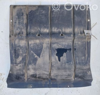 504080195 Iveco Daily 35 - 40.10 Engine splash shield/under tray, €42. ...