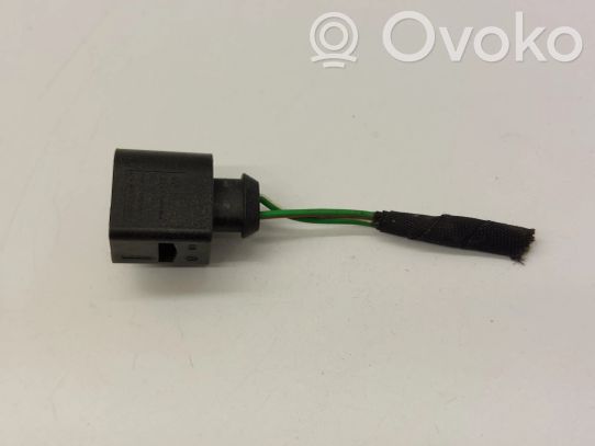 8P0973722 Volkswagen PASSAT B8 Autres faisceaux de câbles, 14,85 € | OVOKO