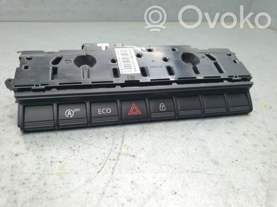 283E86009R Dacia Duster II Interrupteur feux de détresse, 34,50 € | OVOKO