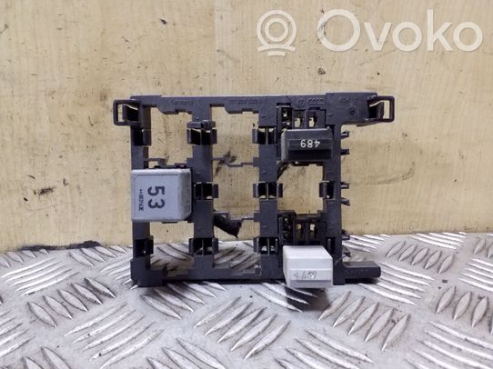 1T1937503A Volkswagen Caddy Boîte à fusibles relais, 11,00 € | OVOKO