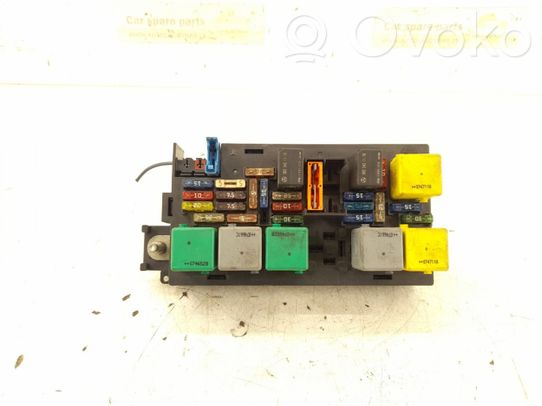 1645402972 Mercedes-Benz R W251 Boîte à fusibles, 137,94 € | OVOKO
