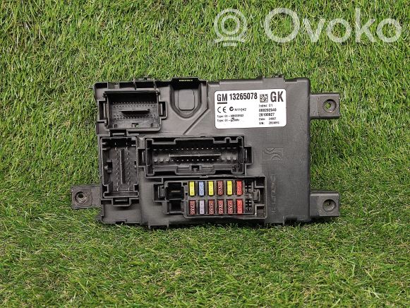 13265078GK Opel Corsa D Fuse box cover, 10.59 € | RRR