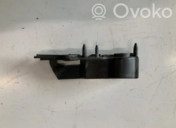 8K0807283H Audi A4 S4 B8 8K Front bumper mounting bracket, 10.00 € | RRR