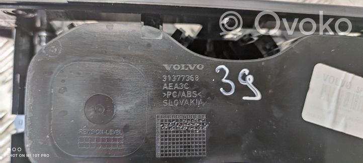 31377368 Volvo S90, V90 Cup holder front, 100.00 € | RRR