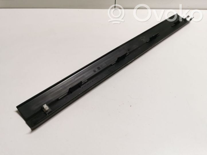 2126860136 Mercedes-Benz E W212 Garniture, jupe latérale/bas de caisse ...