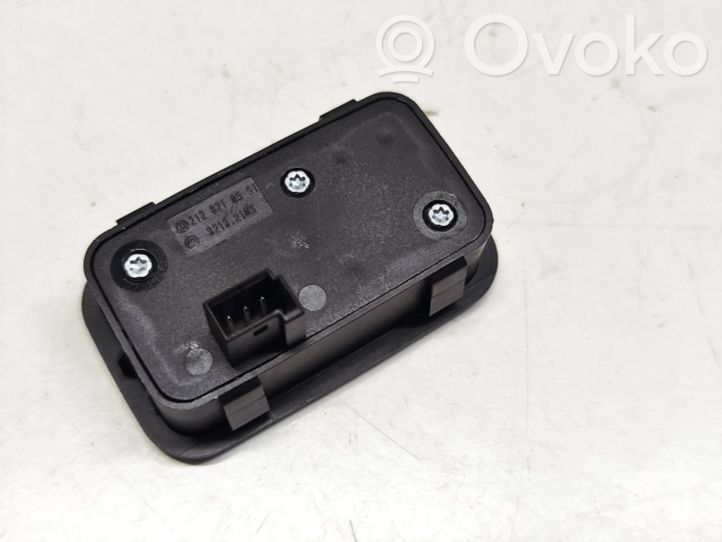 2128210551 Mercedes-Benz C W205 Tailgate/boot open switch button, 7.00 ...