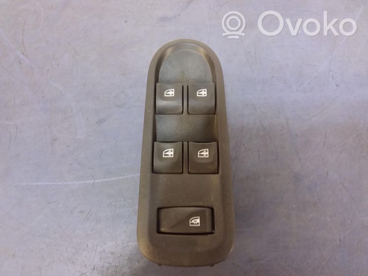 AMT79458 Dacia Duster Interrupteur commade lève-vitre 254117873R ...