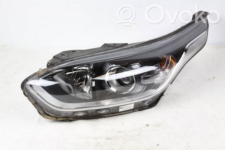92101J7050 KIA Ceed Headlight/headlamp, 280.00 € | RRR