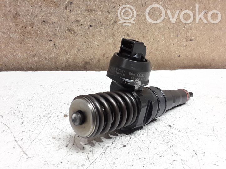 038130073BQ Volkswagen PASSAT B6 Fuel injector, 40.00 € | RRR