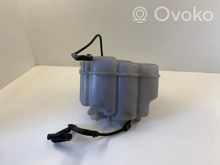 7P0121407B Porsche Cayenne (92A) Coolant expansion tank/reservoir, 30. ...