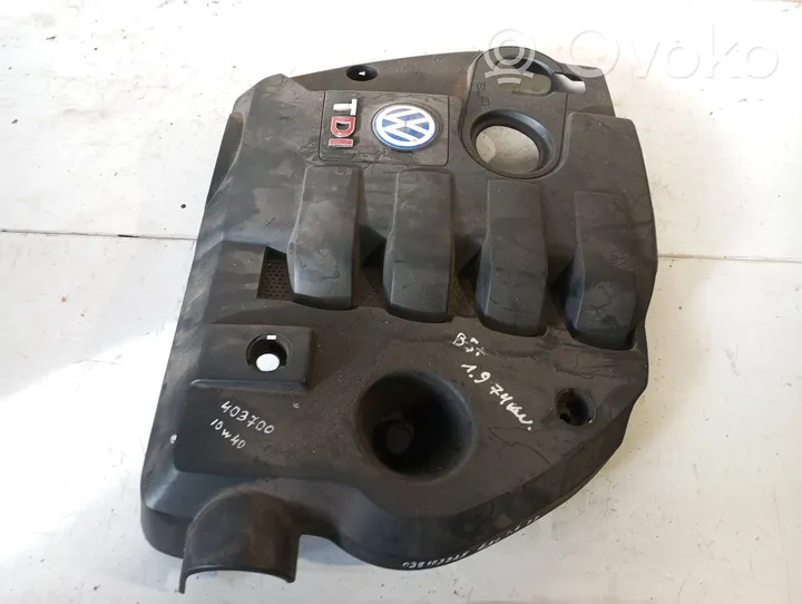 038103925 Volkswagen PASSAT B5.5 Couvercle cache moteur, 30.00 € | OVOKO
