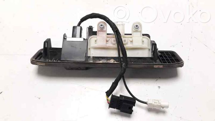 1667500593 Mercedes-Benz A W176 Poignée de coffre hayon arrière, 182.65 ...