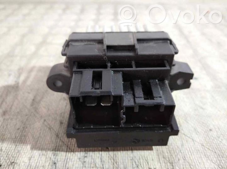 13503201 Opel Astra J Heater blower motor/fan resistor, 17.40 € | RRR