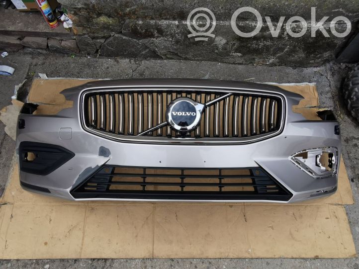 31690589 Volvo V60 Front bumper, 764.19 € | RRR