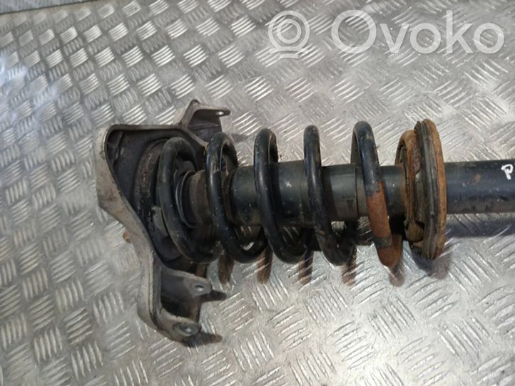 Volkswagen PASSAT B5.5 Front shock absorber with coil spring, 15.00 € | RRR