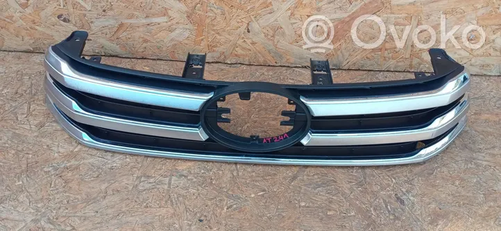 53111-0K720 Toyota Hilux (N50, N60, N70) Front bumper upper radiator ...